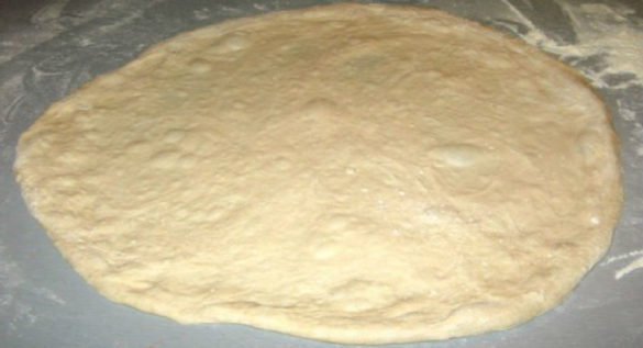 Σπιτική ζύμη για πίτσα: Πως φτιάχνεται η ζύμη πίτσας