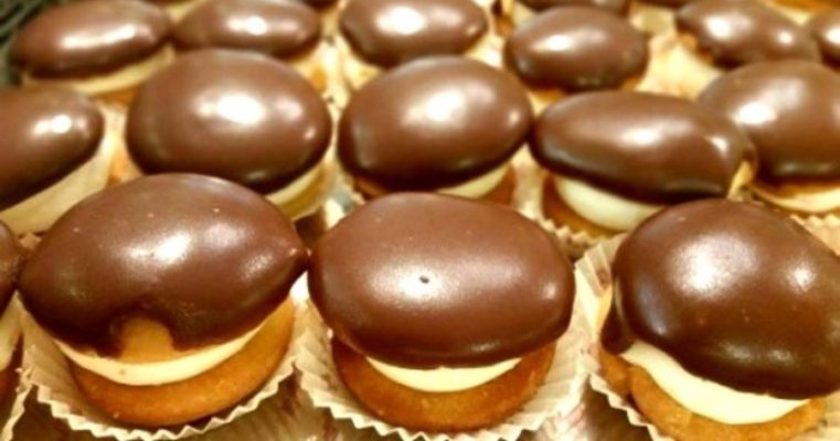 Τέλεια συνταγή για λαχταριστά κοκάκια που γίνονται σαν αφρός ...