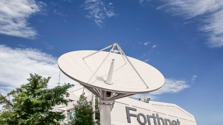 Μένουμε Σπίτι: Οι δωρεάν παροχές Cosmote, Vodafone, Wind και Forthnet και πως να τις ενεργοποιήσετε