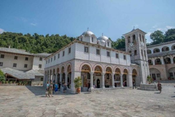 Παναγία Εικοσιφοίνισσα: Η θλιβερή ιστορία ενός απ'τα πιο παλιά ...