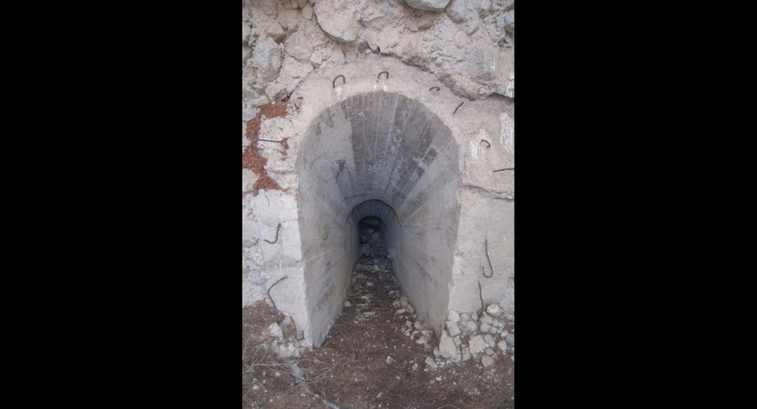 Υπόγεια πόλη: Οι μυστηριώδεις στοές, τα πολεμικά καταφύγια και τα ...