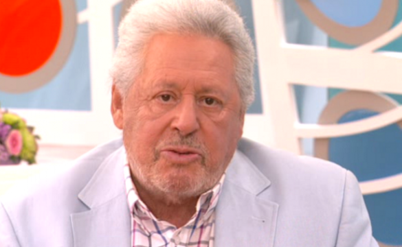 Γιάννης Βογιατζής: Ο τραγουδιστής του βασιλιά, ο σκύλος που έφαγε για ...